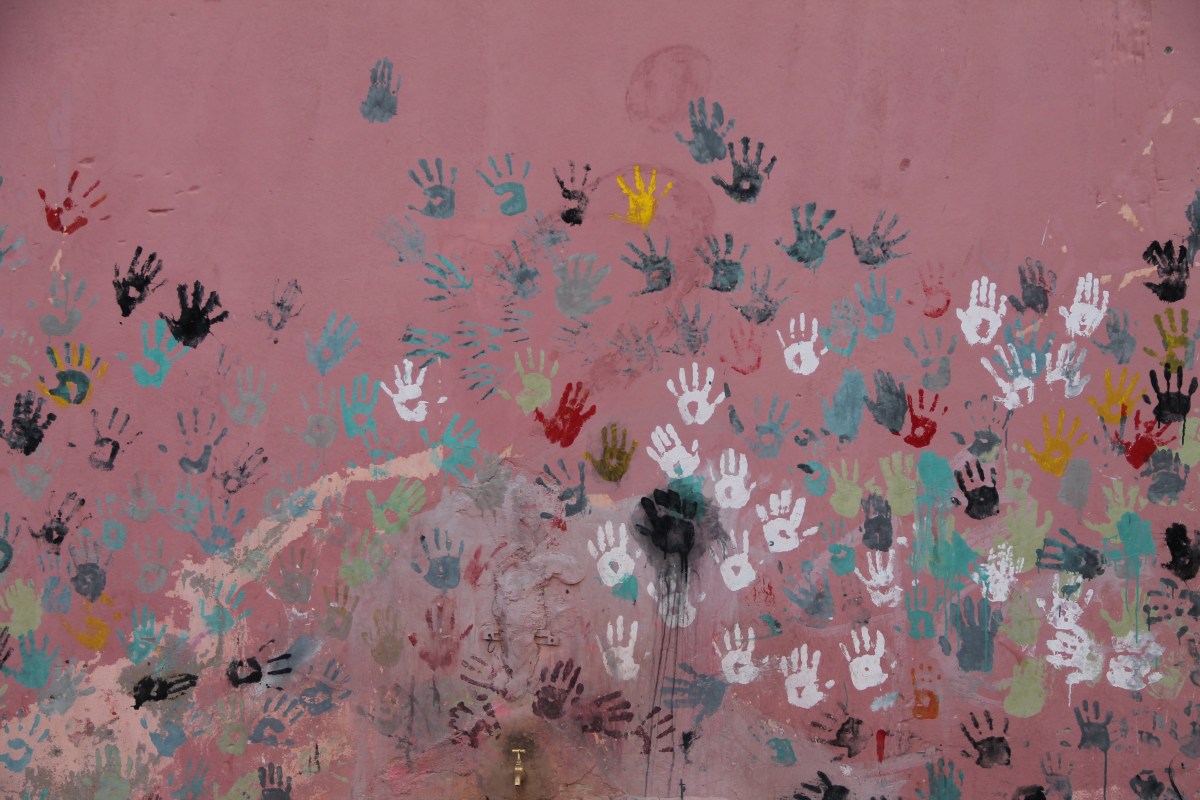 Yan Anga – Chaque homme est un voyage en lui-même